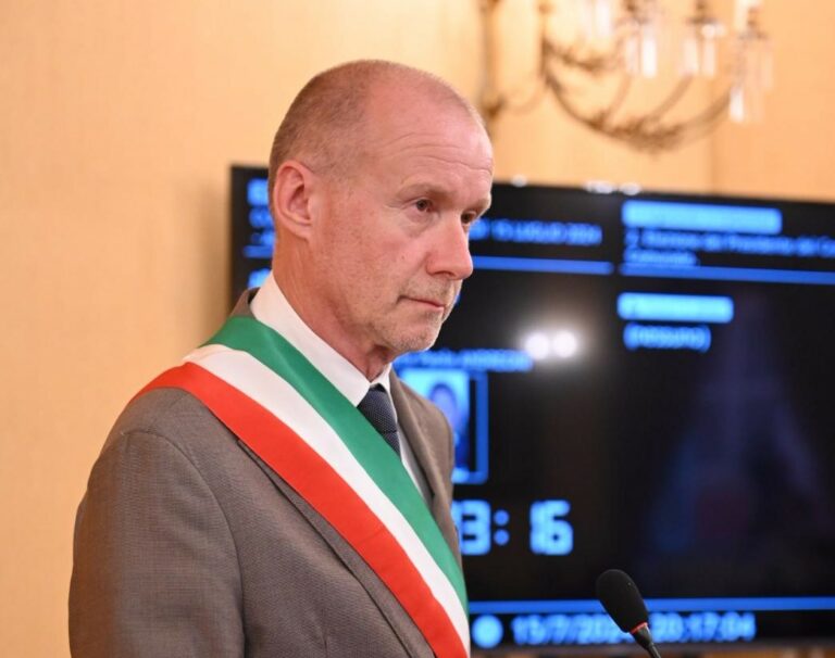 “𝗣𝗜𝗥𝗔𝗡𝗜 𝗨𝗟𝗧𝗜𝗠𝗢 𝗔𝗩𝗩𝗘𝗥𝗧𝗜𝗠𝗘𝗡𝗧𝗢: 𝗔𝗟𝗭𝗔𝗧𝗜 𝗘 𝗖𝗔𝗠𝗠𝗜𝗡𝗔. 𝗢𝗥𝗔 𝗢 𝗠𝗔𝗜 𝗣𝗜𝗨’“𝗔𝗨𝗧 𝗔𝗨𝗧 ...